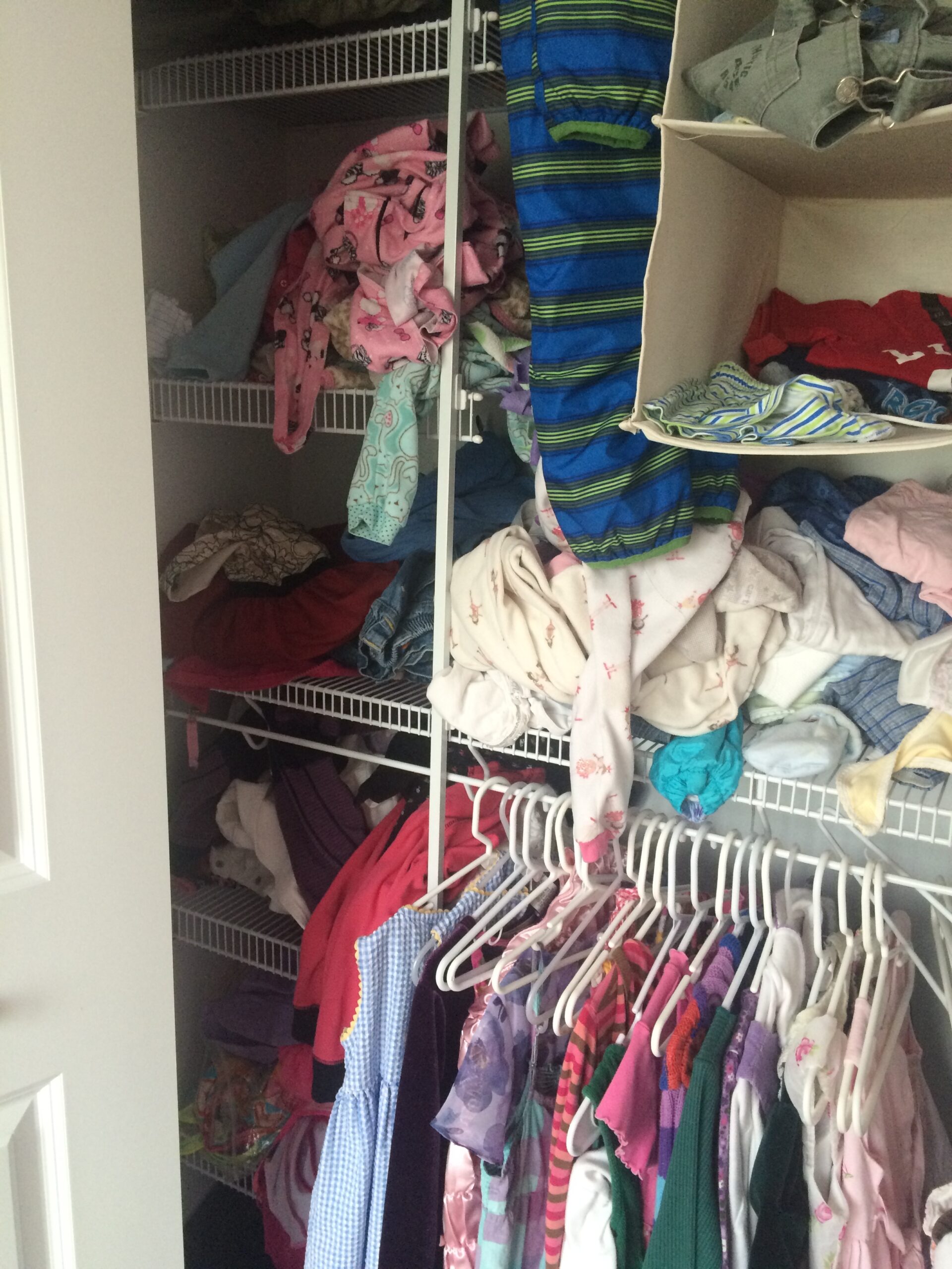 Weekly Spring Cleaning Project - The Intentional Mom