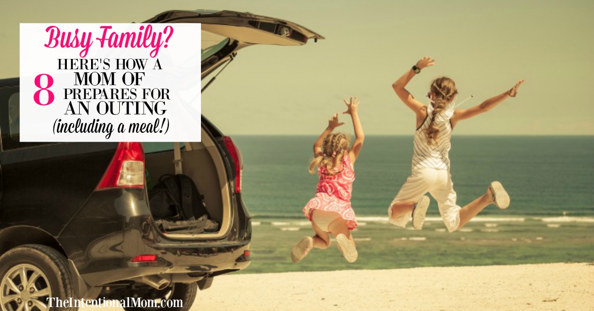 Busy Family? Here's How a Mom of 8 Prepares For a Family Outing